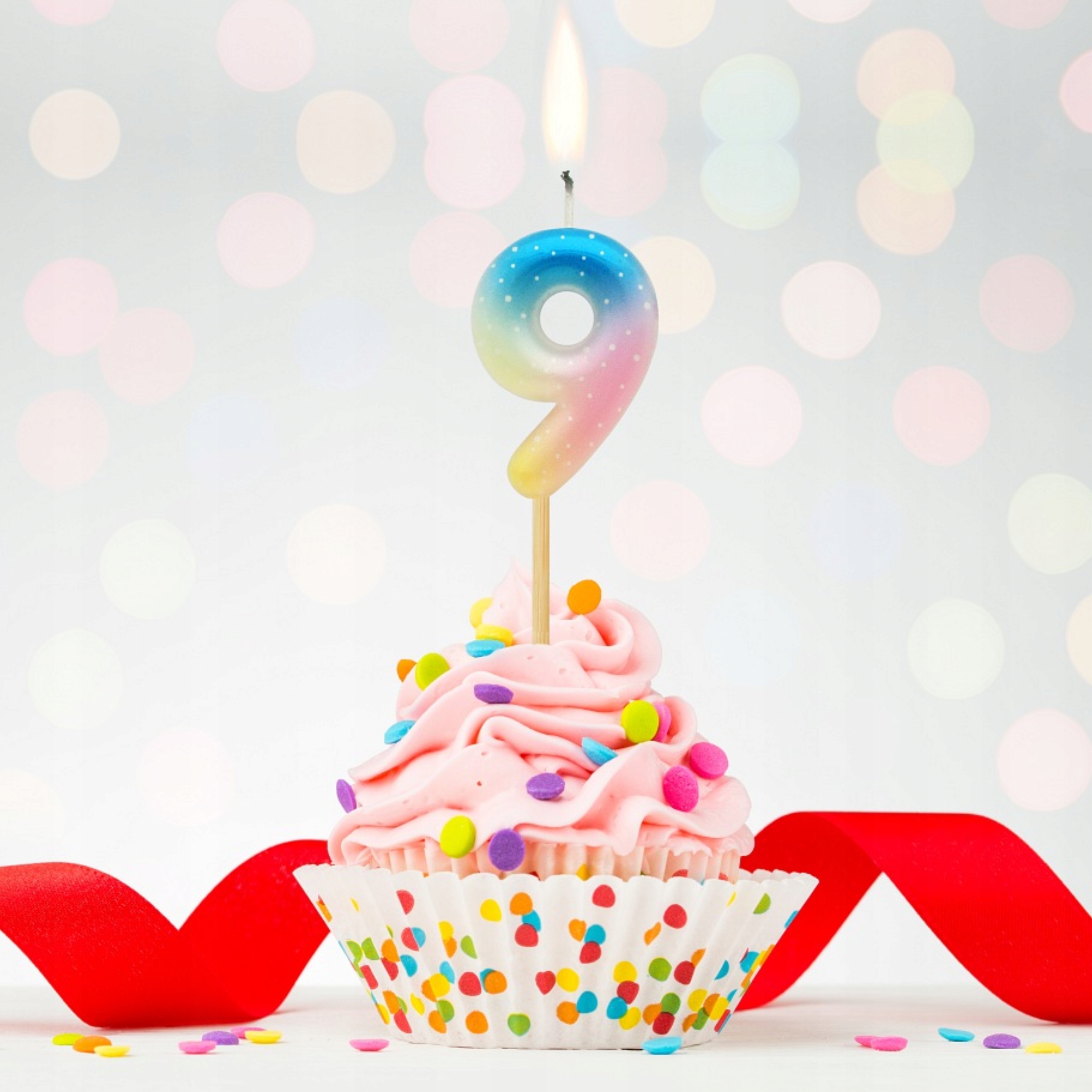 Vela de cumpleaños con número 9 - NUEVE en degradado pastel, colorida ...