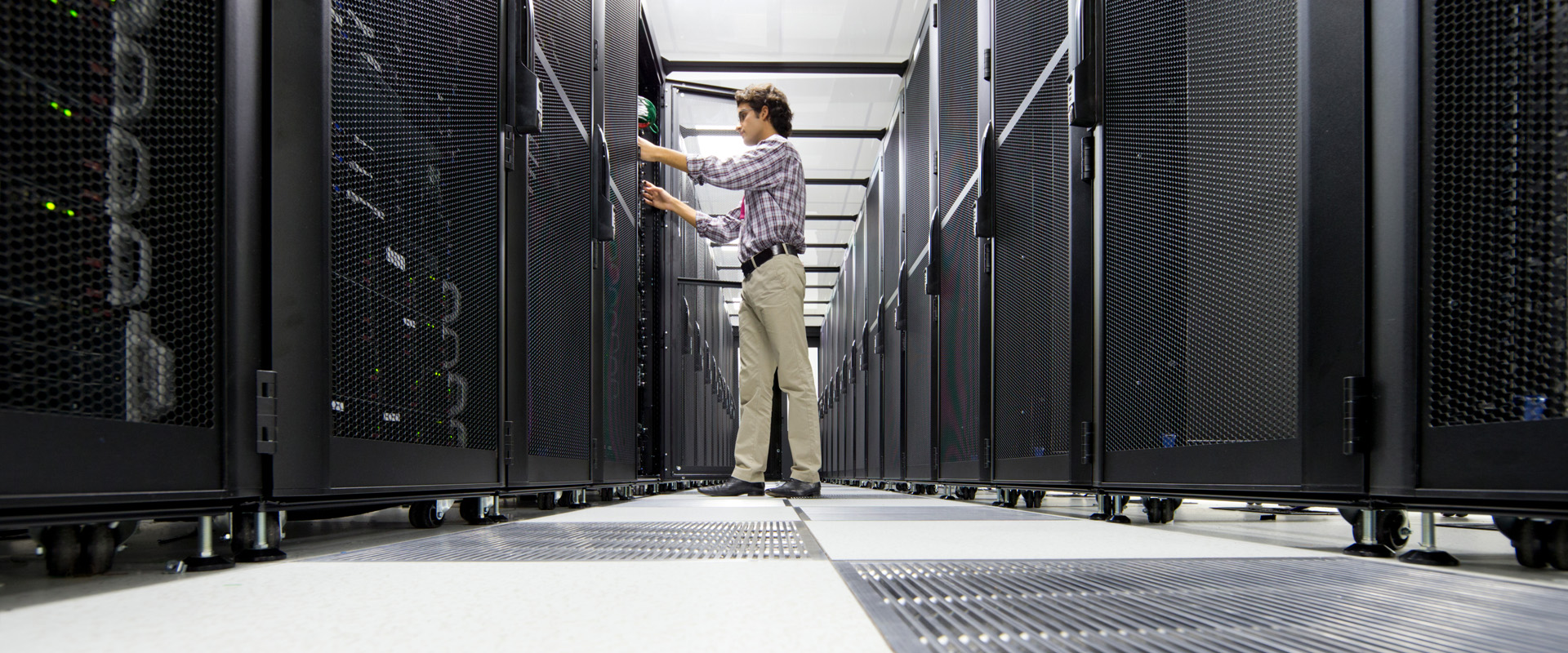 Bloc multiprise Qoltec pour rack 19'' 1U 16A 8xFRENCH 2m