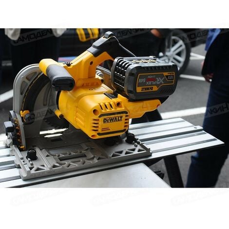 Dewalt DCS520T2 54v XR FLEXVOLT Cordless Plunge Saw 165mm - 2 x 6.0ah + Vac