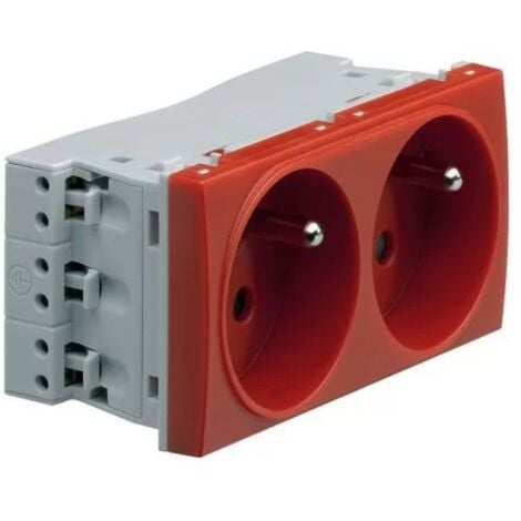 Hager WS132 Socket 2P+E 16A Systo 2 mod. special chute