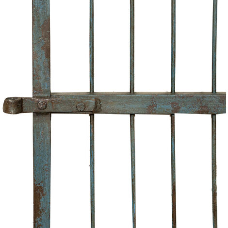 Iron gate, one piece