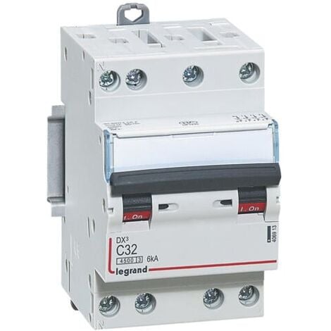 Disjoncteur DX³4500 6kA arrivée haute et sortie basse par borne à vis - tétrapolaire 400V 32A ...