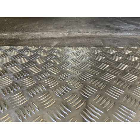 Plaque Aluminium Strié, ép. 2/3mm, Hauteur 15cm x Largeur 30cm