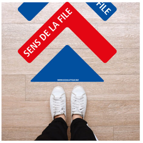 FLECHAGE AU SOL COVID CORONAVIRUS . FLECHAGE AU SOL ADHESIF . SENS DES ...