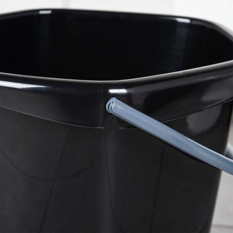 Seau en plastique noir 10 l