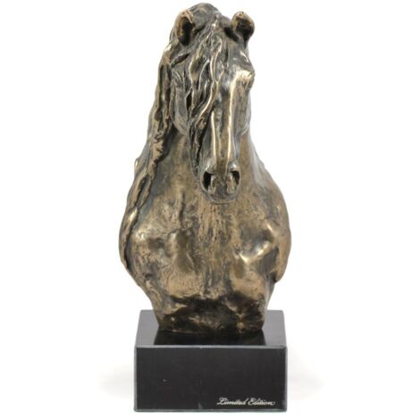 Caballo frisón I: elegante estatuilla, busto de caballo sobre base de ...
