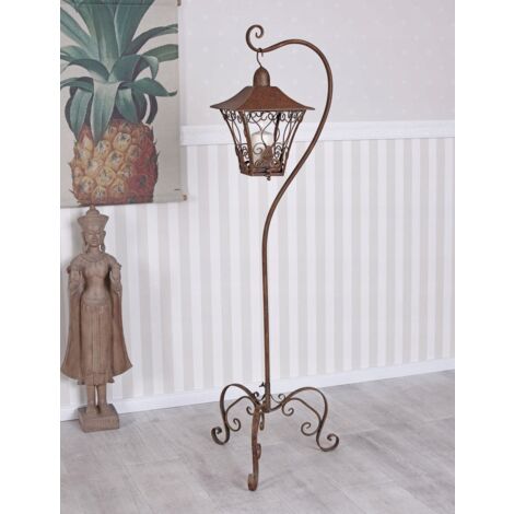 Lanterne de jardin en métal sur pied style shabby chic