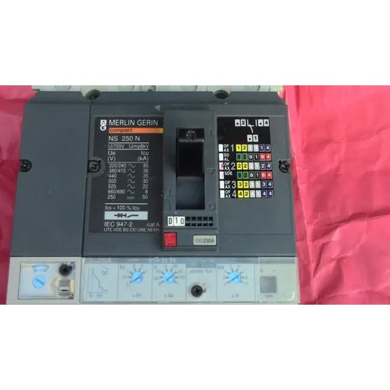 NS250N 4P 250A , TM250D D‚àö√¢BROCHABLE ( SCHNEIDER ) M-GERIN, 200-250A
