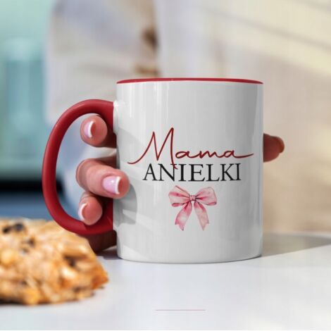 Muttertagsgeschenk: Rote Tasse mit Schleife, Name der Mutter und des ...