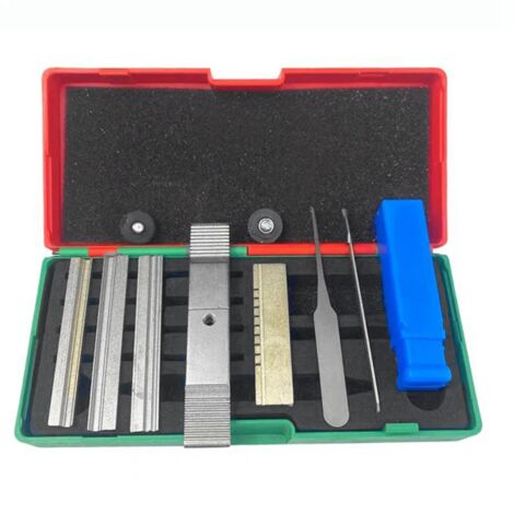 1 scatola AB - Set completo di utensili per fabbro a tre teste ...