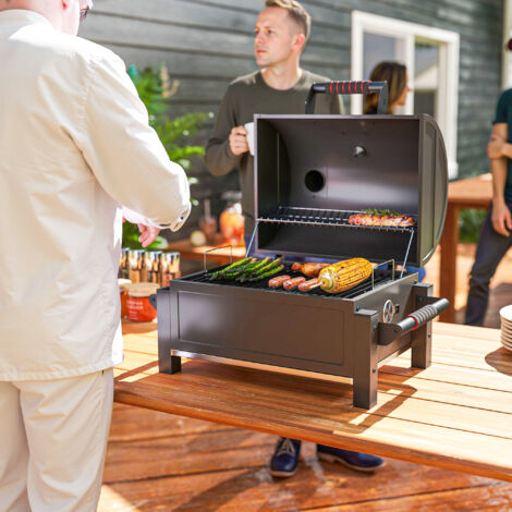 Barbecue chariot au charbon double grille et tablettes de rangement ...