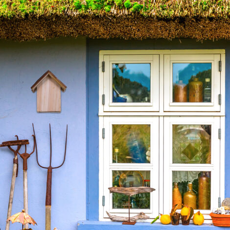 Relaxdays Ladybird House, Wood, HxWxD: 22.5 x 19 x 12.5 cm ...