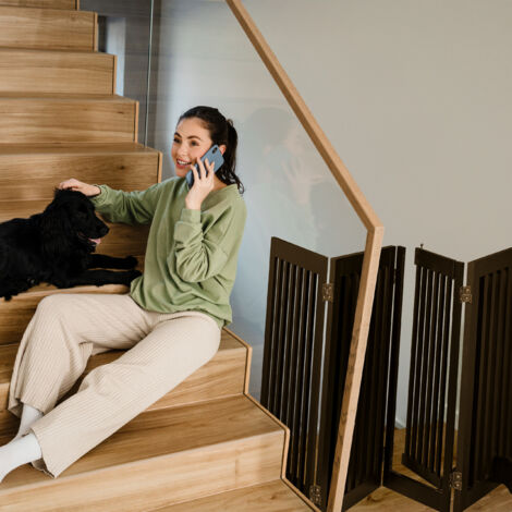 Relaxdays Retractable Safety Gate with Door and Feet, Children & Pets ...