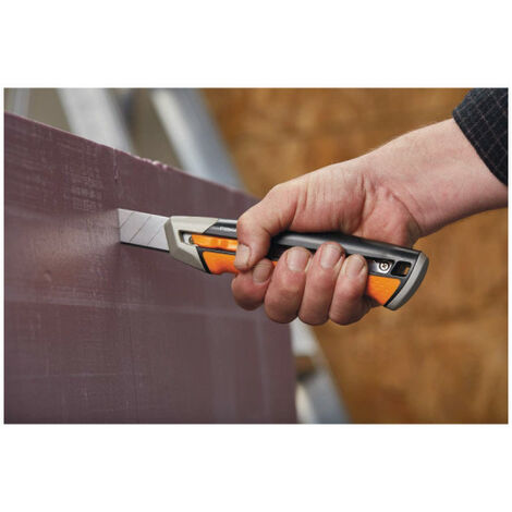 FISKARS Cutter - CarbonMax - Breakaway Blades - 18mm