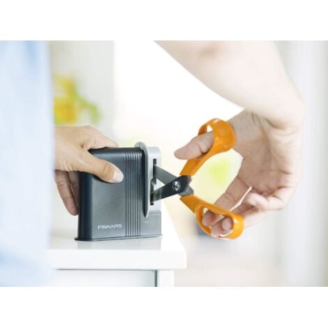Clip-Sharp Scissor Sharpener FSK859600