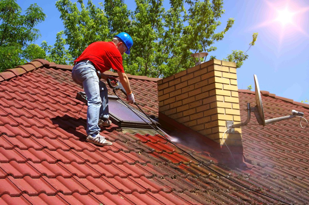 How to pressure wash a roof