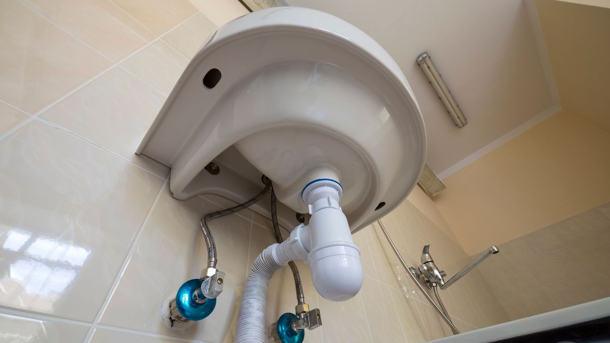 How to fit a wall hung basin