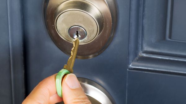 How to install a rim deadlock