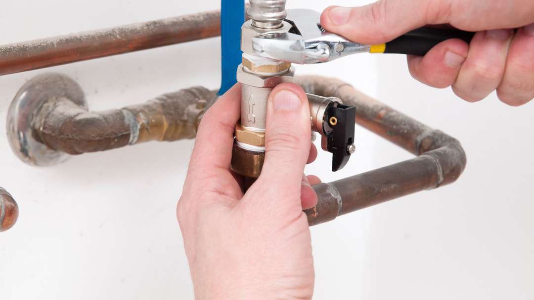 Comment changer le groupe de sécurité d’un chauffe-eau électrique