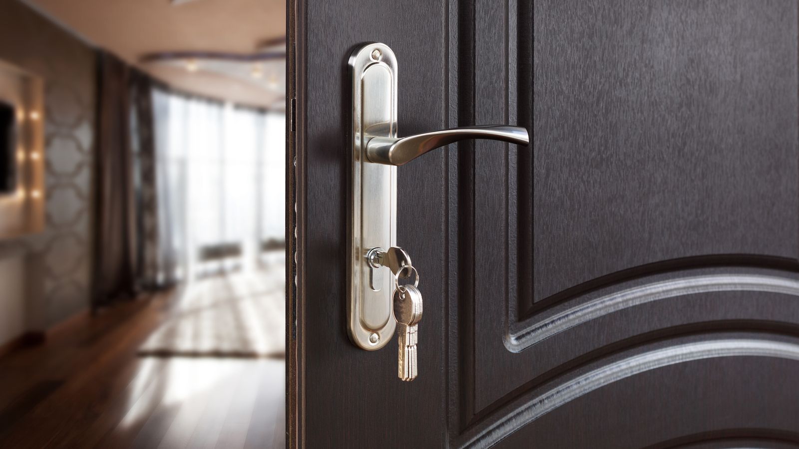 How to install a door handle